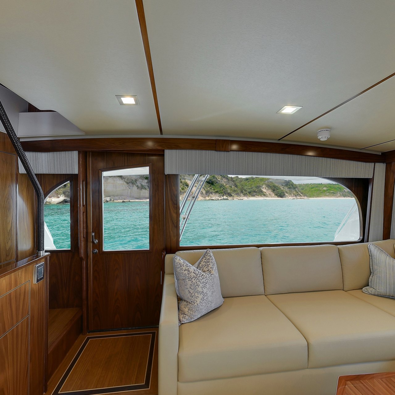 Yacht CHINA TIME, Viking Yachts | CHARTERWORLD Luxury Superyacht Charters
